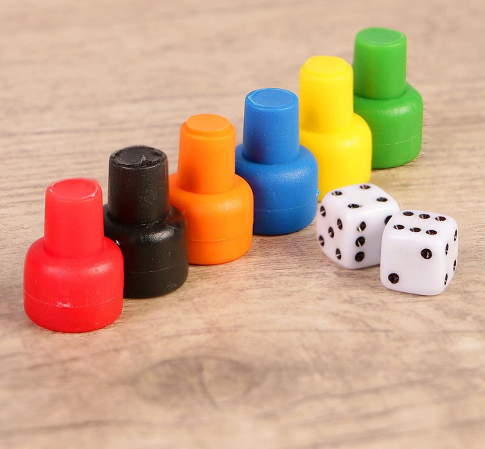 Набор для настольных игр-ходилок: 6 цветных фишек и 2 кубика, пластик