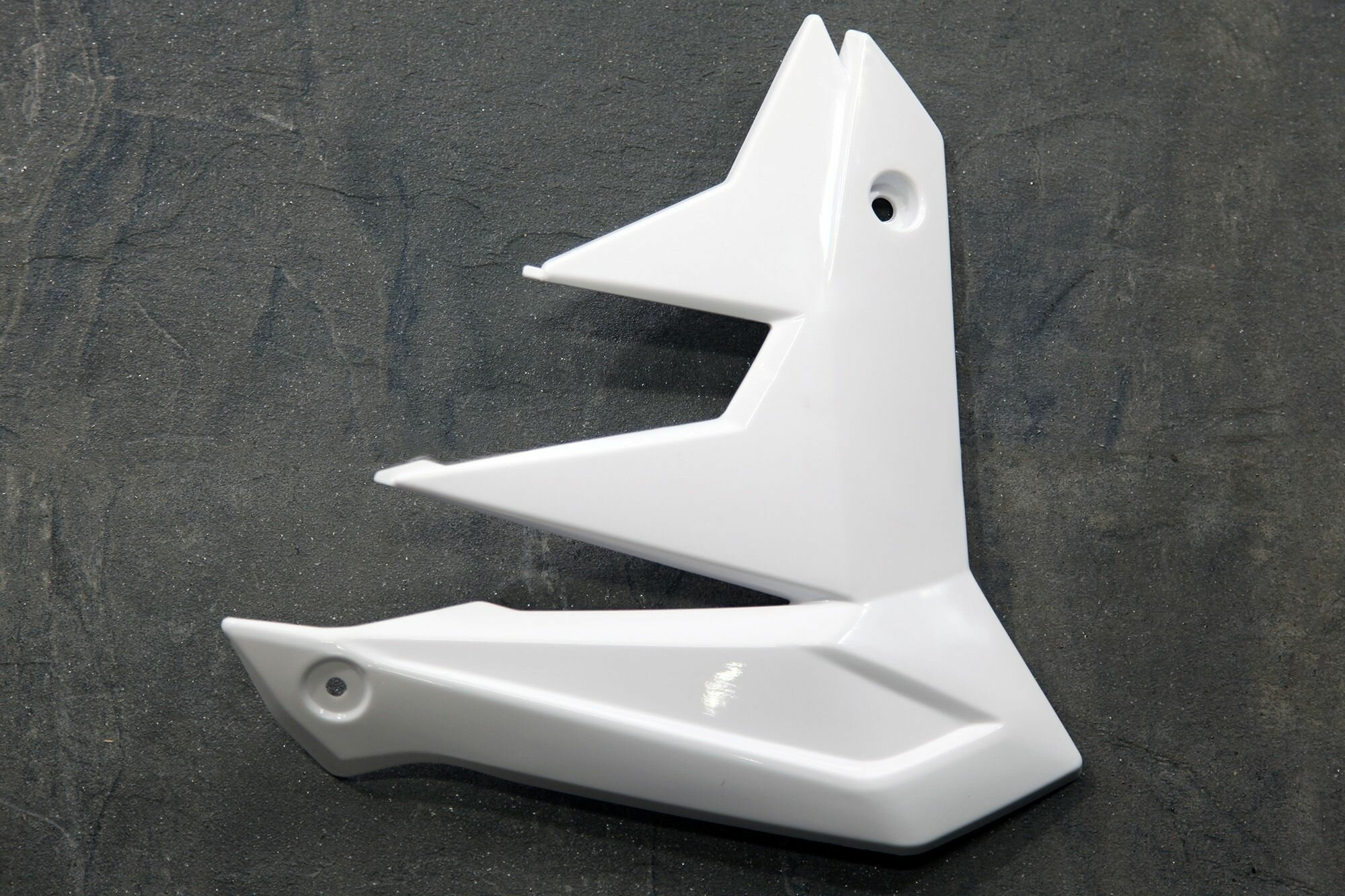 Облицовка передняя левая белый BSE Z3