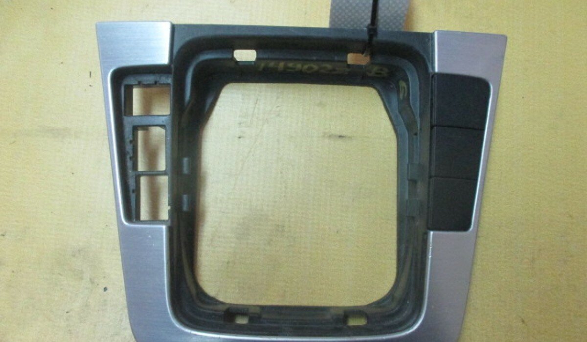 Накладка декоративная Passat (B6) Volkswagen 3C0864263F