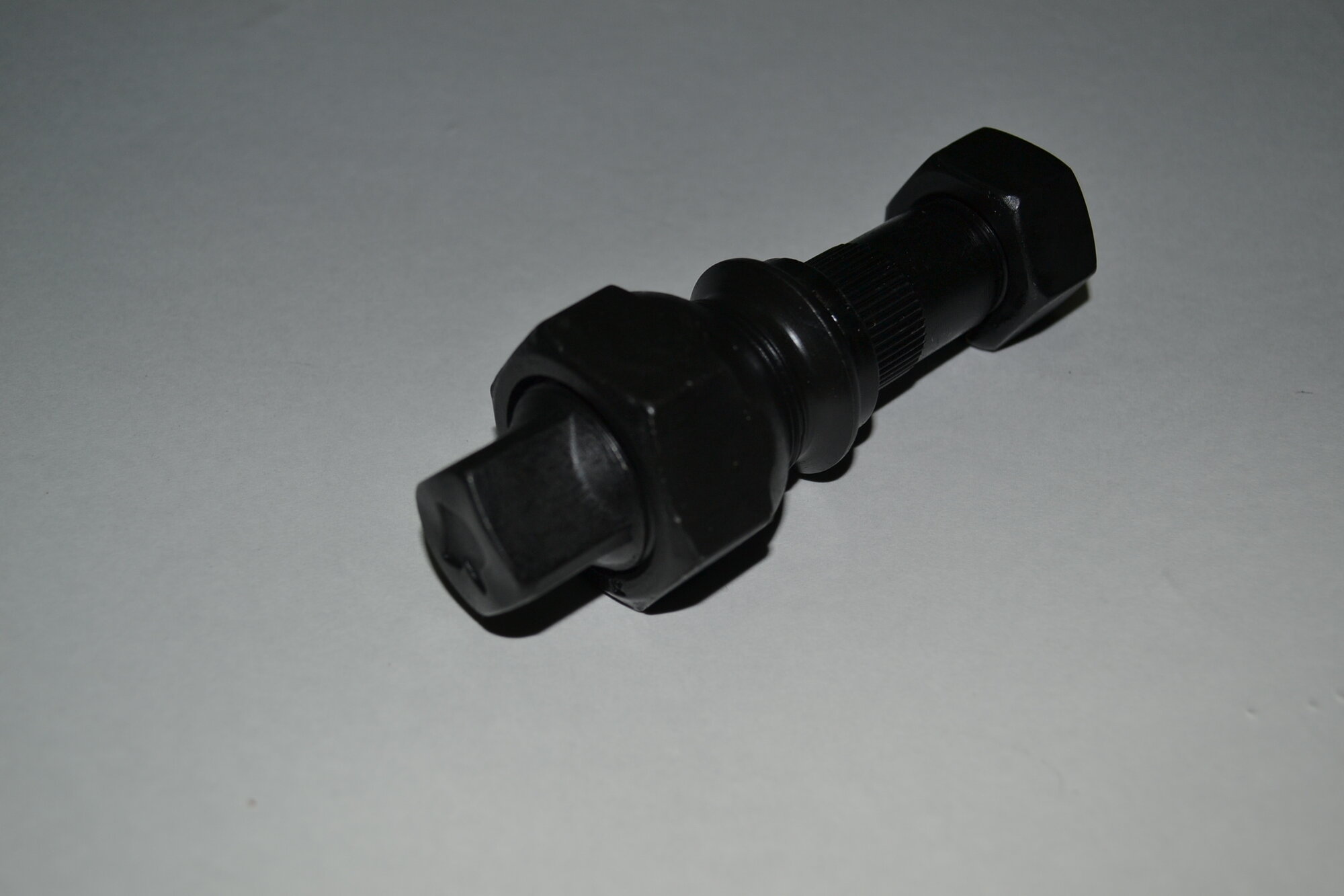 Шпилька Задняя Правая Isuzu (С Футорой И Гайками) Nqr 71/75/90/Npr75, 8970815842 CR арт. CR8970815842