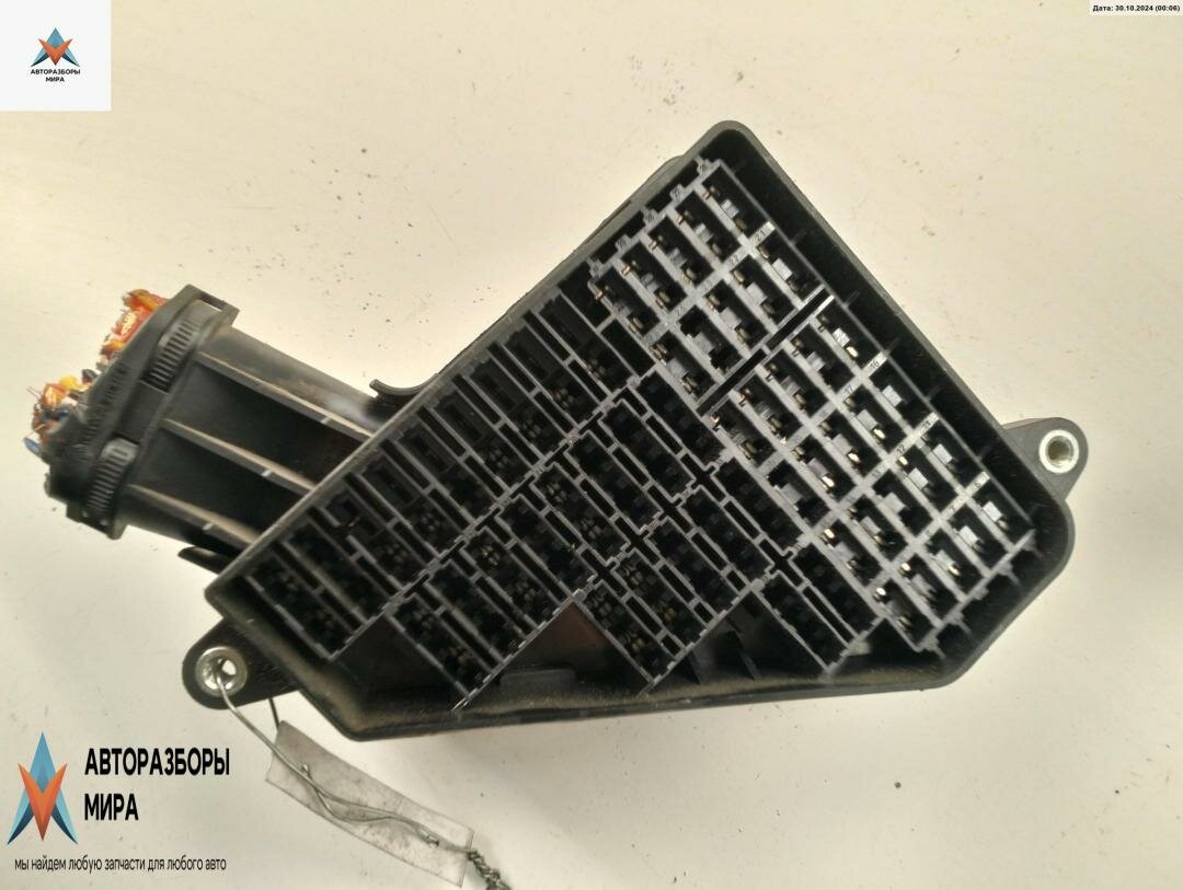 Блок предохранителей Volkswagen Polo 4 2002