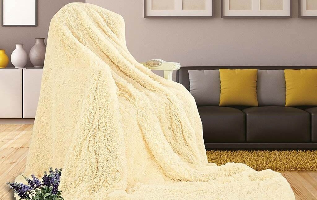 Плед травка. Пушистый плед двухсторонний: плюшевый и травка. Тренд 2025 года