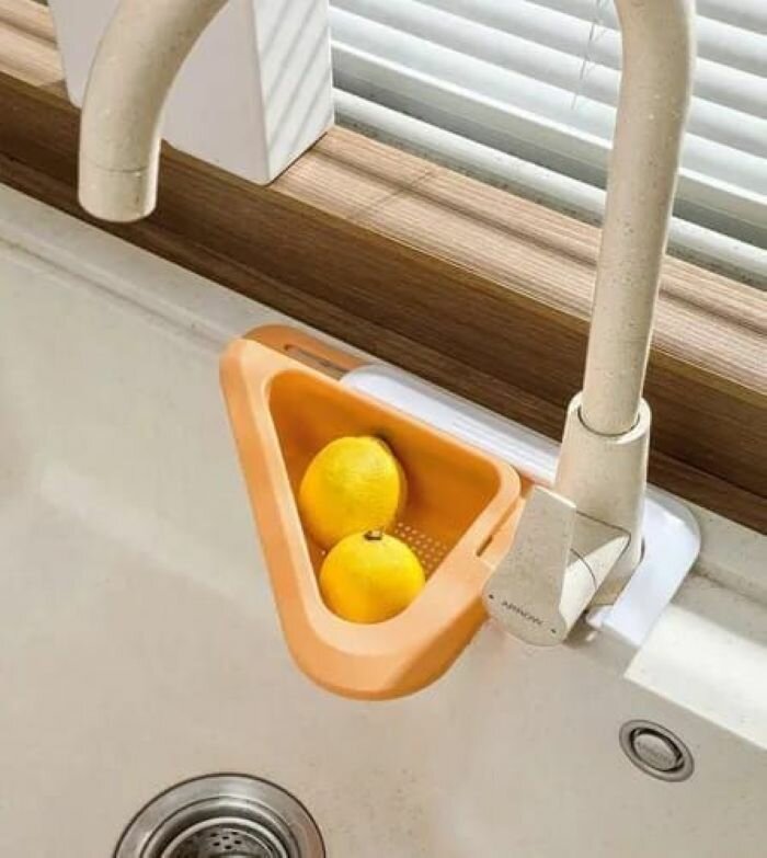 Сито на кран для кухни. Подвесной съемный дуршлаг для мытья овощей фруктов "Лебедь". Держатель для губки. Корзина сливная на раковину с регулируемой ручкой. IngaLLelo