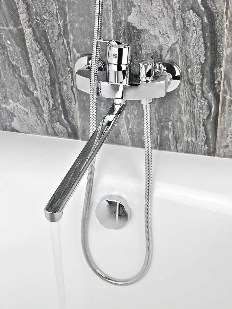 Смеситель латунный для ванны, душа и умывальника с длинным поворотным изливом V-4315 Хром