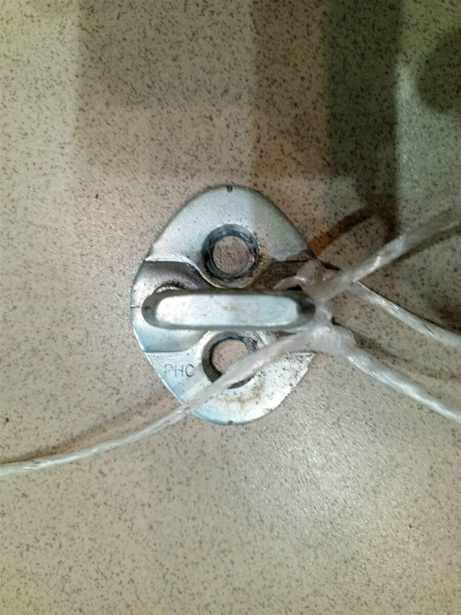 Ответная часть замка двери от Kia Ceed 2012-2018