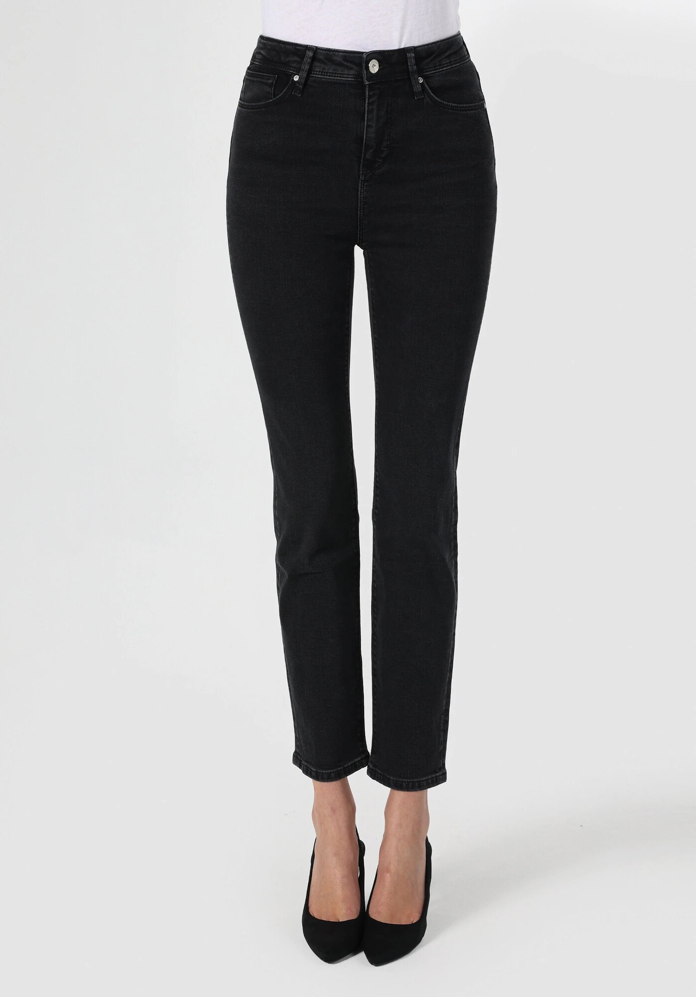 Джинсы 703 CARLA Slim Fit 