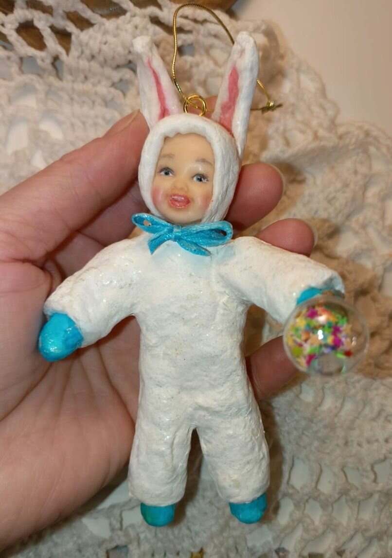 Ватная елочная игрушка Мальчик зайчик