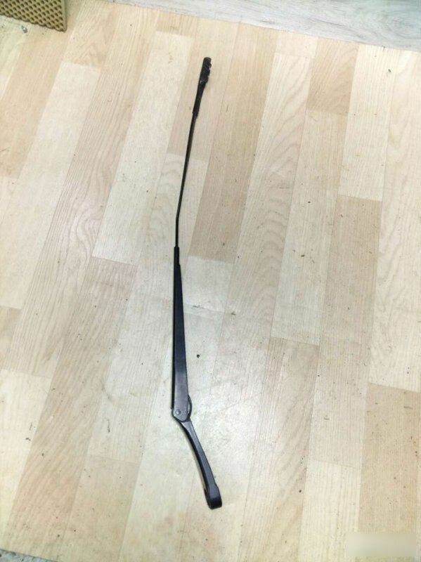 Поводок стеклоочистителя правый Audi Q5 8R CDN Б/У с пробегом