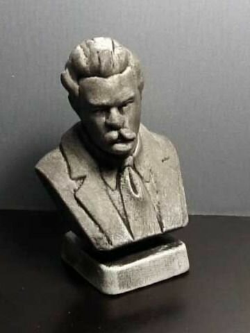 Бюст Горького BG173P из камня. Высота 60мм. Патина