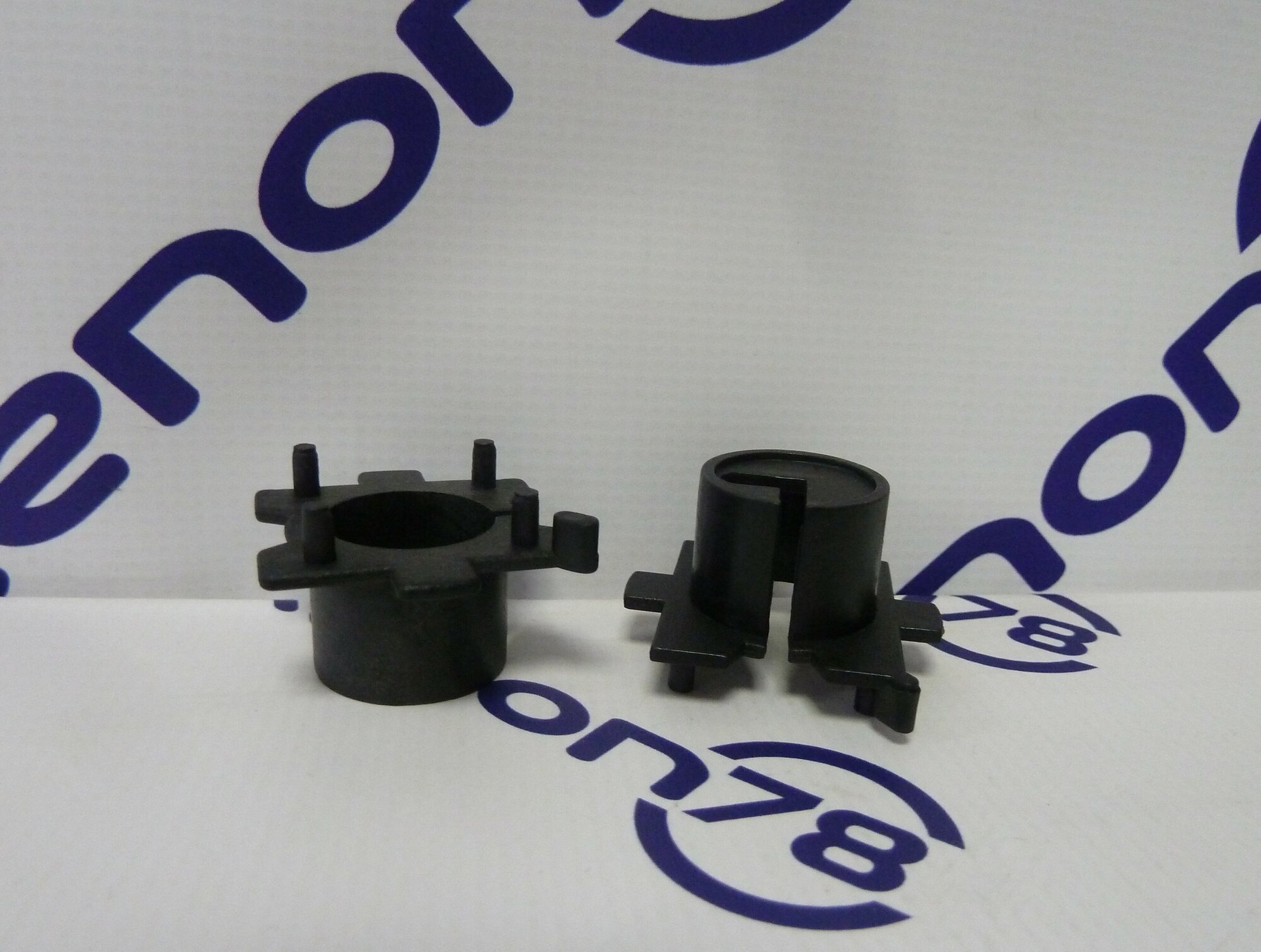 Переходники (адаптеры) для установки ксеноновых ламп H7 (Mazda 3, 6, CX5, CX7 / Honda / Suzuki Grand Vitara) - 2 шт.