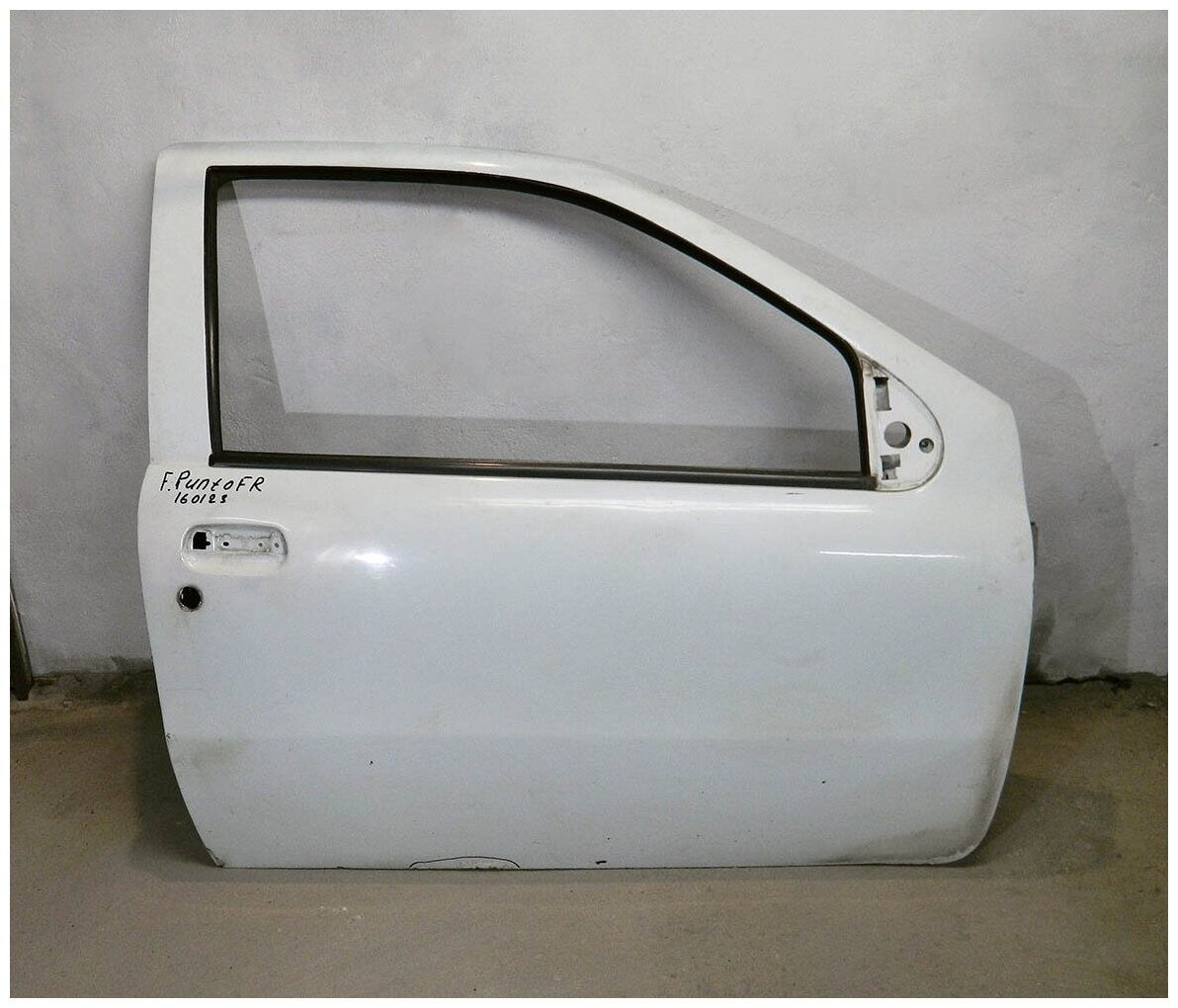 Дверь правая Fiat Punto 176, 3 х дверка