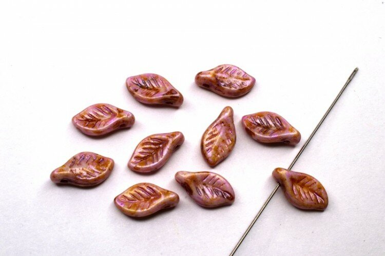 Бусина Листочек 12х6х3мм, цвет 02010/65323 розовый, непрозрачная, 735-156, 10шт