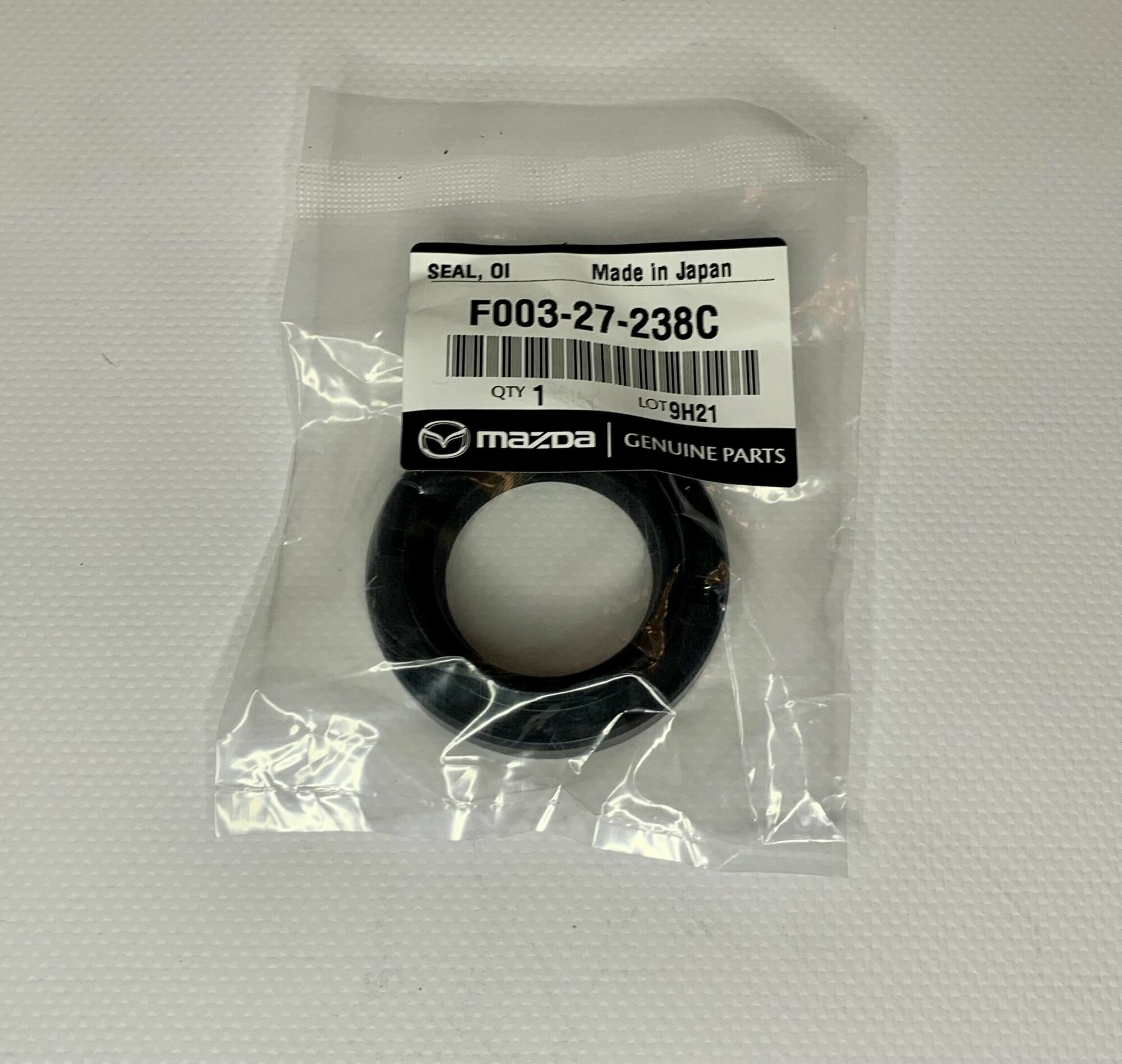 Сальник вала приводного Mazda F003-27-238C