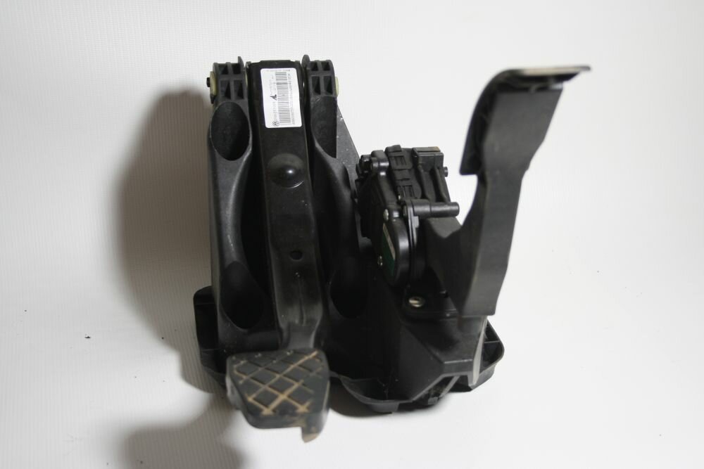Педальный блок Volkswagen Polo 5 6RU721115