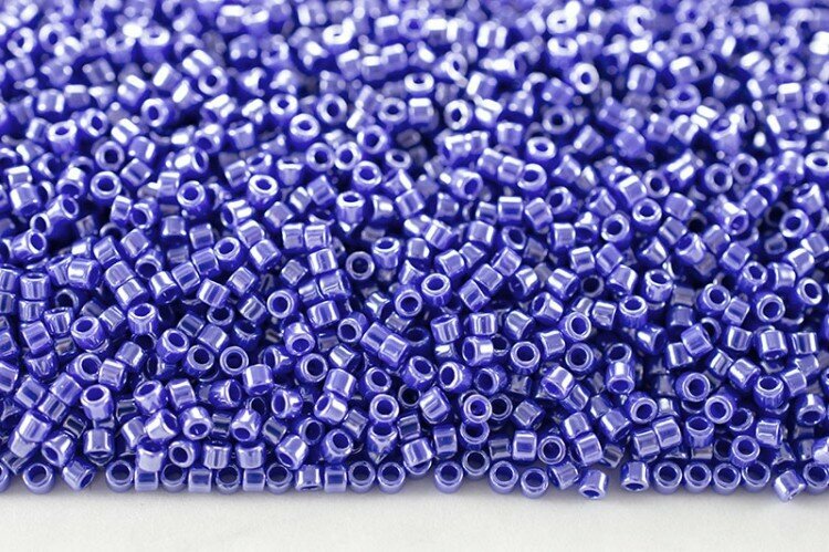 Бисер японский MIYUKI Delica цилиндр 11/0 DB-1569 синий, непрозрачный глянцевый, 5 грамм
