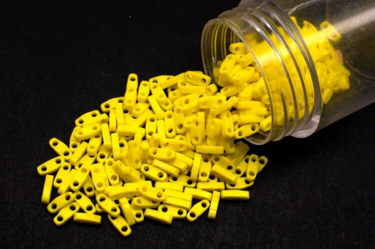 Бисер японский MIYUKI Quarter TILA #0404 желтый, непрозрачный, 5 грамм