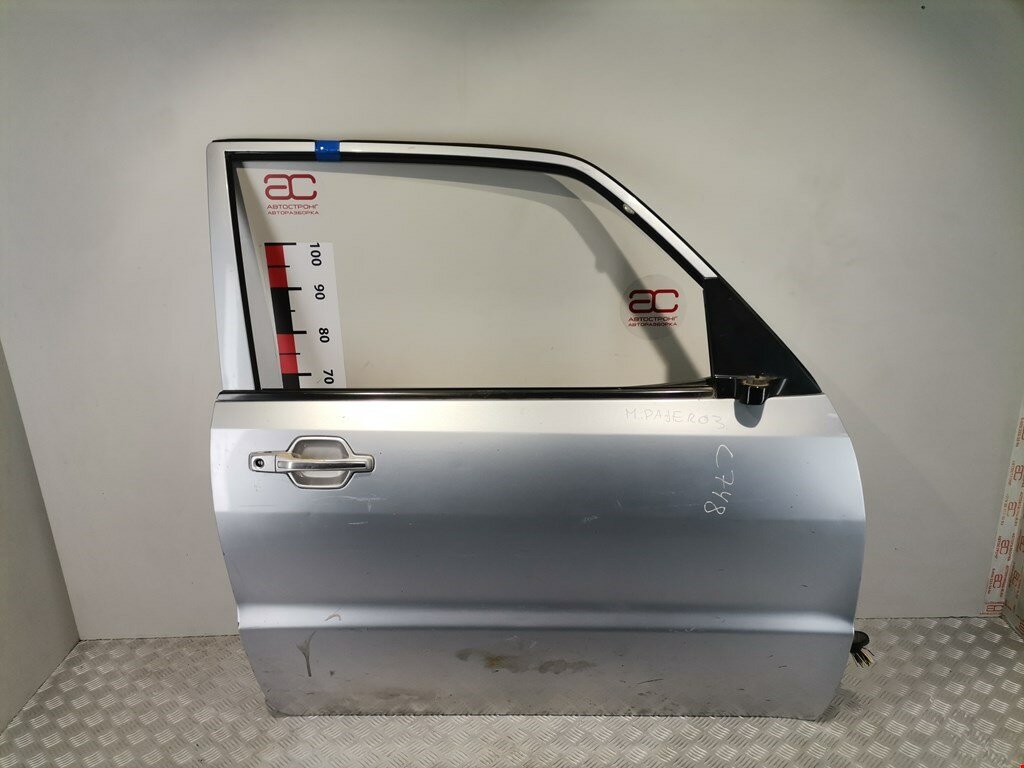 Дверь передняя правая Mitsubishi Pajero 3 MN161210 арт. 288803