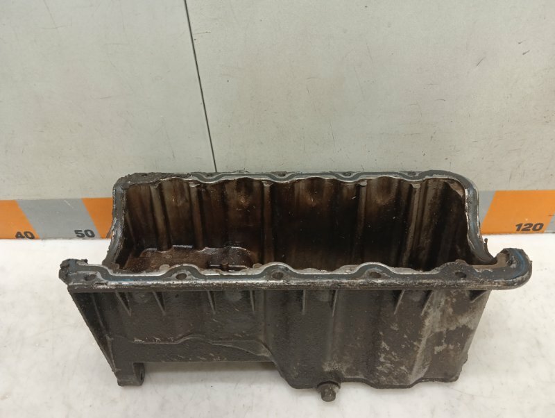 Б/У 2.0 SPLIT PORT, Форд Фокус 1 Поддон масляный двигателя Ford Focus 2001 1 295911 FORD арт. YS4E6C647AE