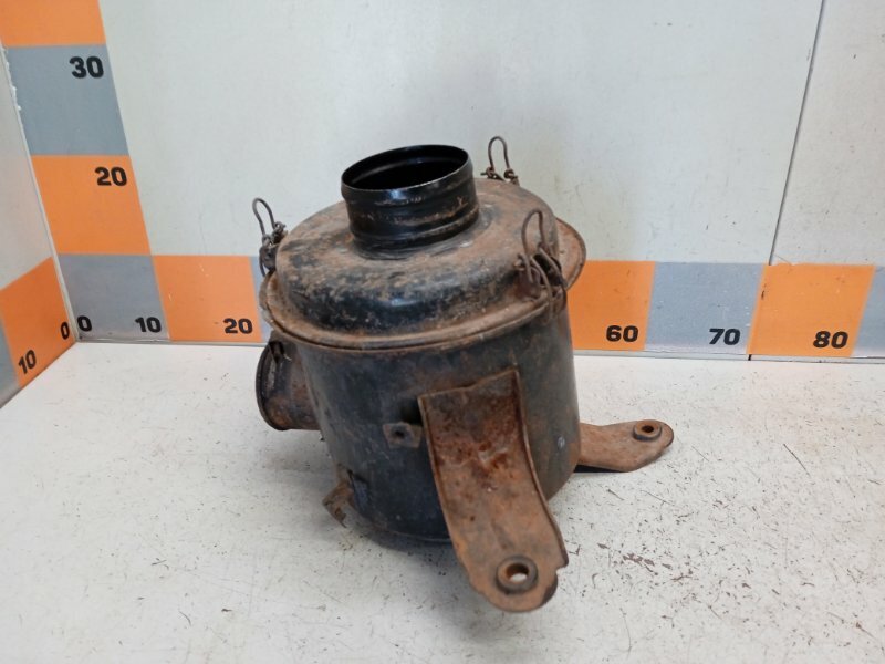 Б/У 2.4 Хендай Старекс H1 Корпус воздушного фильтра Hyundai H1 1997-2004 258229 Hyundai-KIA арт. 2811243511