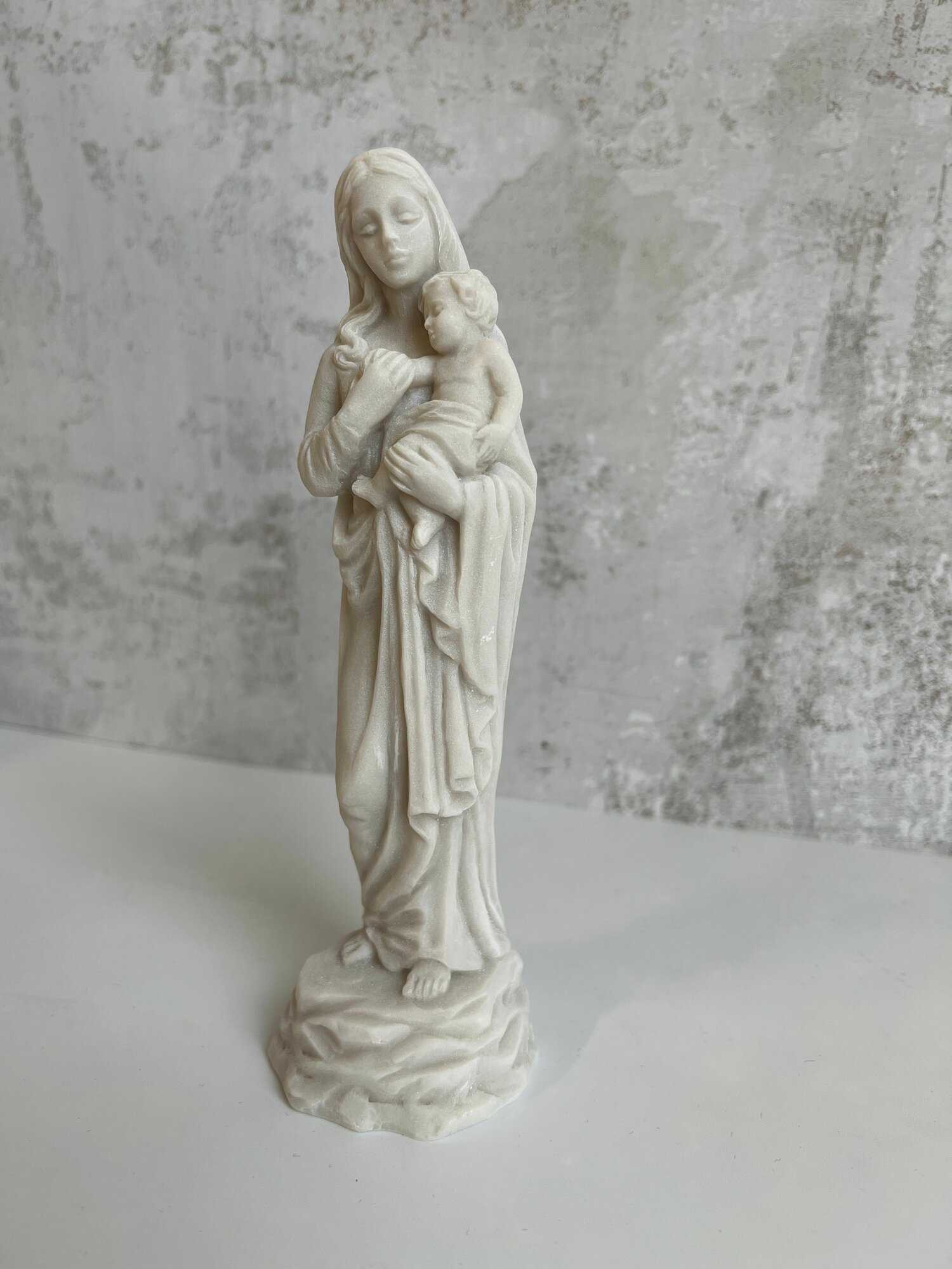 Статуэтка Дева Мария с младенцем (Мадонна с младенцем), 19см, белый, мраморная крошка