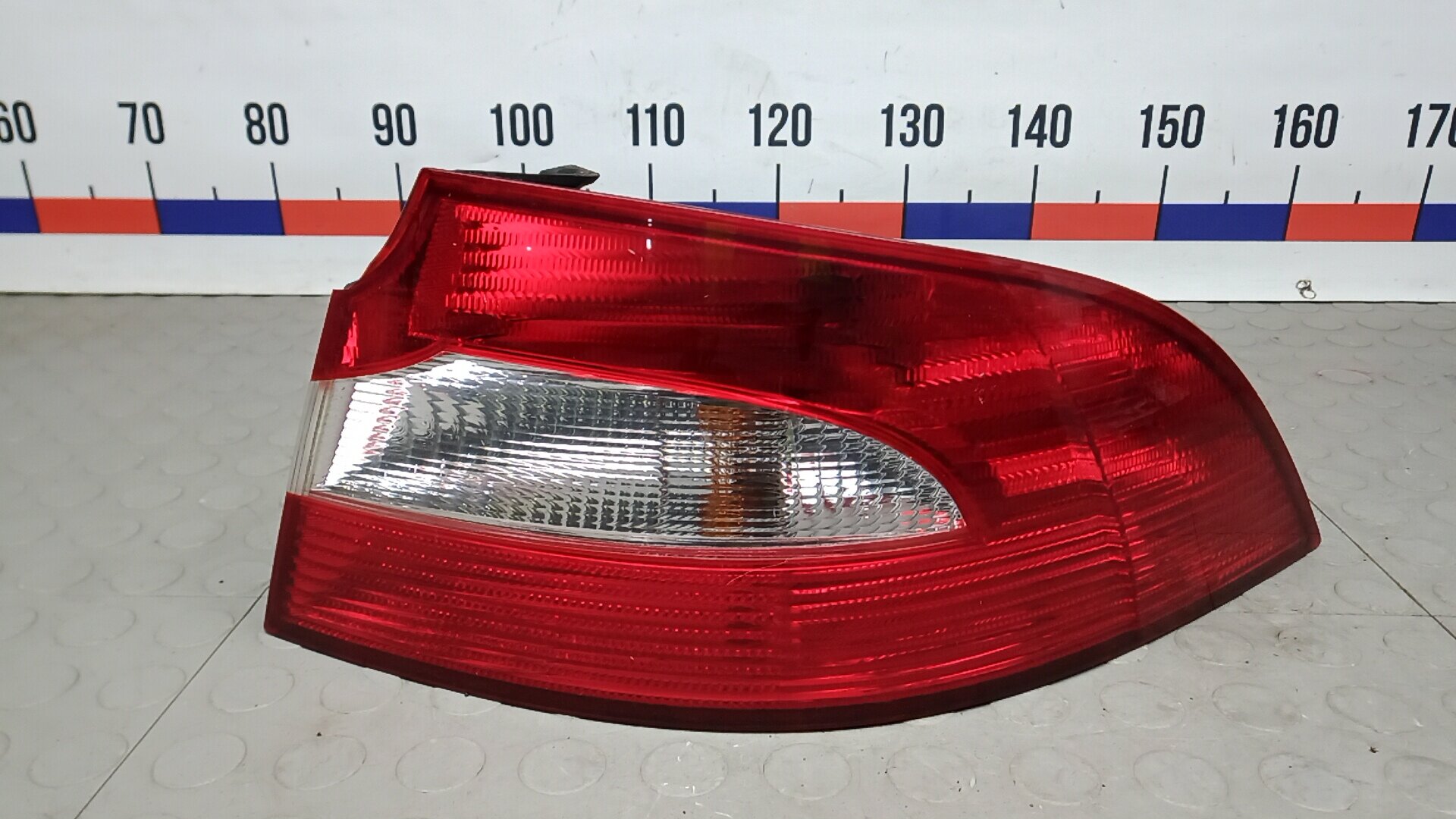 Фонарь задний правый SKODA SUPERB 2