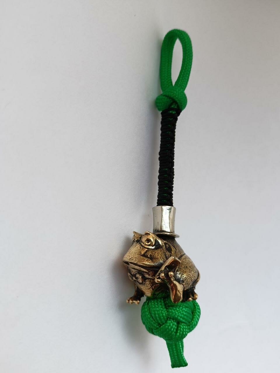 Темляк с бронзовой бусиной Mr. Frog