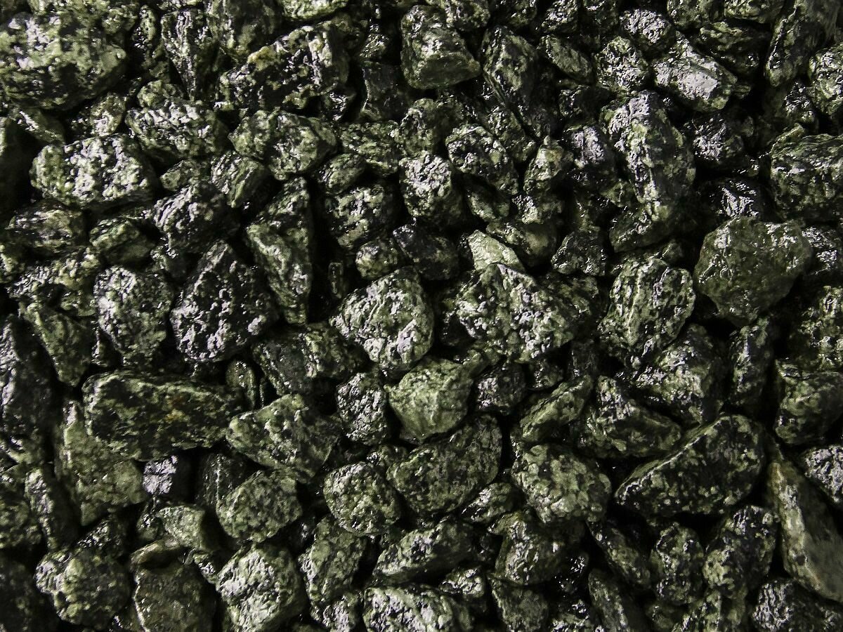 Вака Грунт для аквариума природный "Змеевик", крупность 5-10 мм, 1 кг