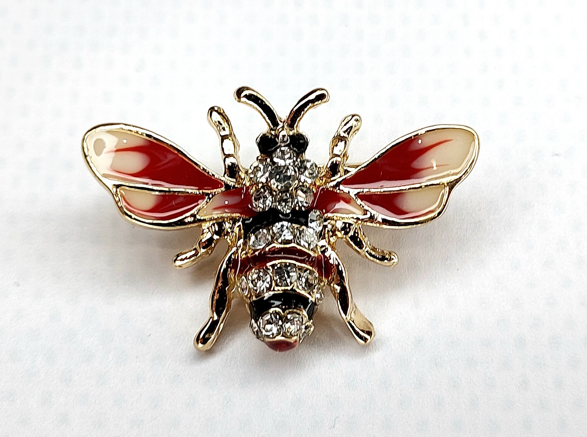 Брошка костюмная "Розовая пчела". Строгая. Классическая. пчела" со стразами.