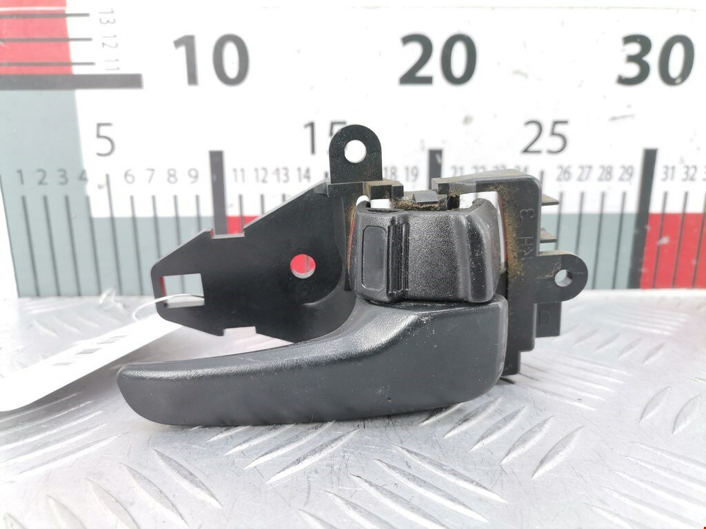 Ручка двери внутренняя передняя правая Mitsubishi Outlander 2 (XL) 5716A180XA арт. 1995668