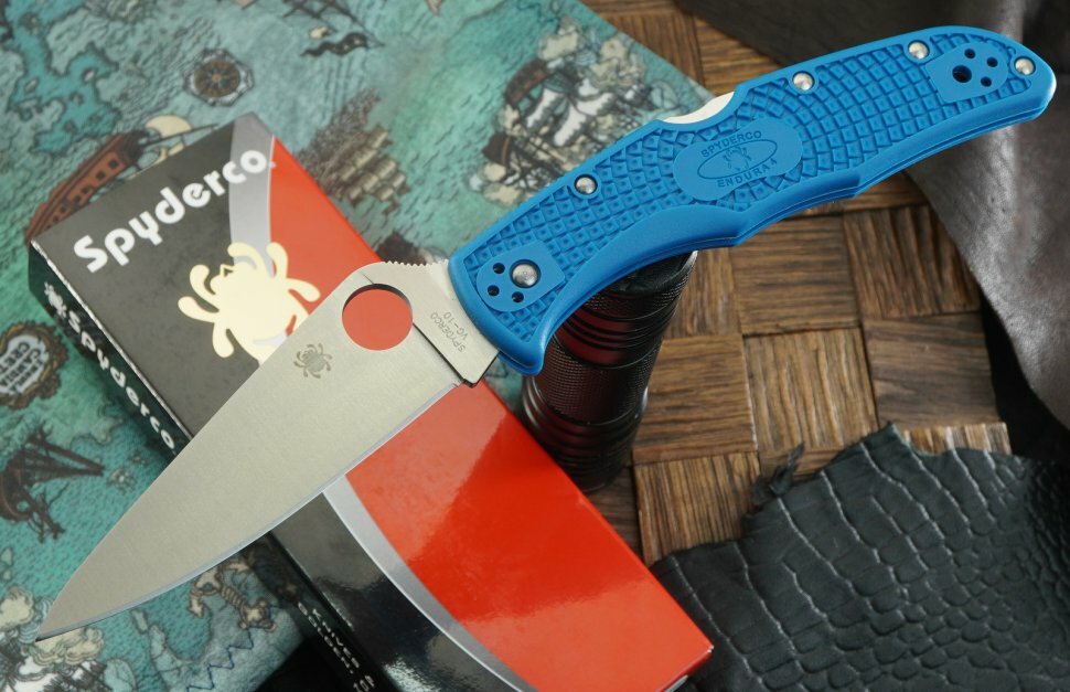Складной нож Spyderco Endura 4 Flat Ground Blue