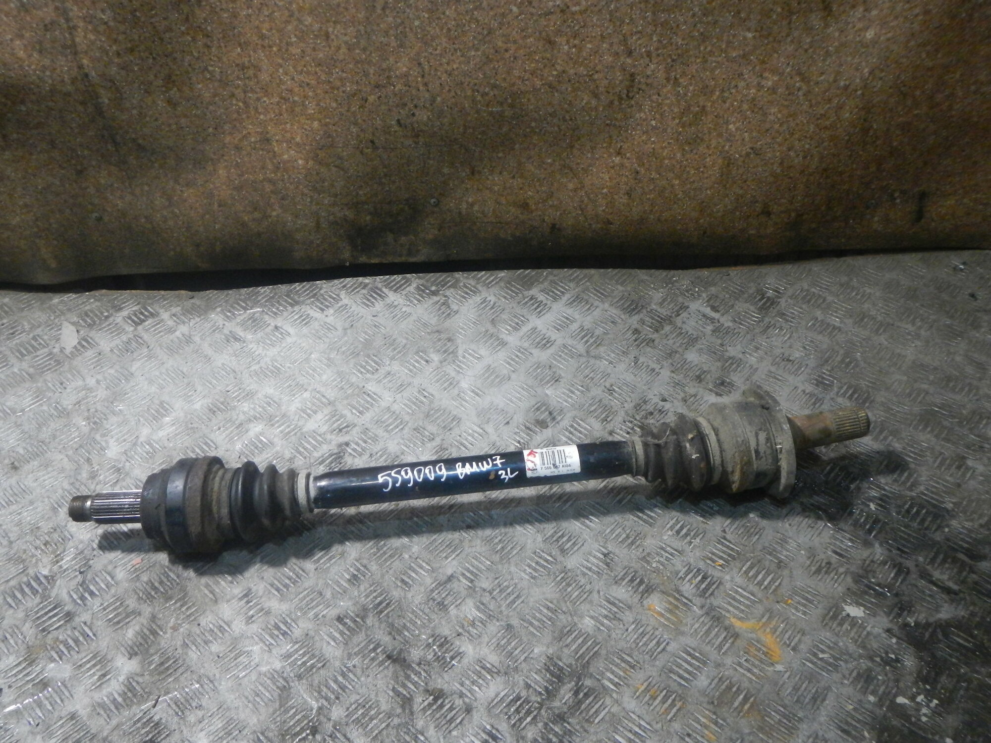 Б/У Полуось (привод в сборе) задняя левая, BMW (БМВ)-7 (F01, F02) (08-14) BMW 7 (F01, F02) (08-14) Небольшая коррозия. 5...