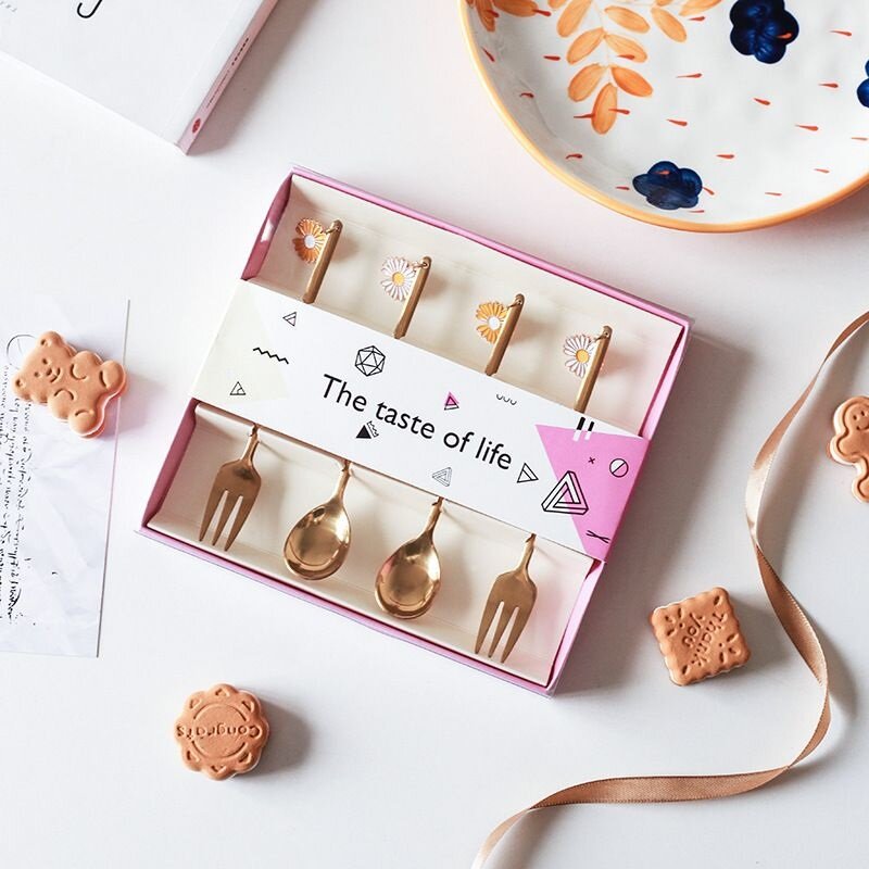 Набор десертных вилок ложек "Ромашки" / золотые / 4 шт