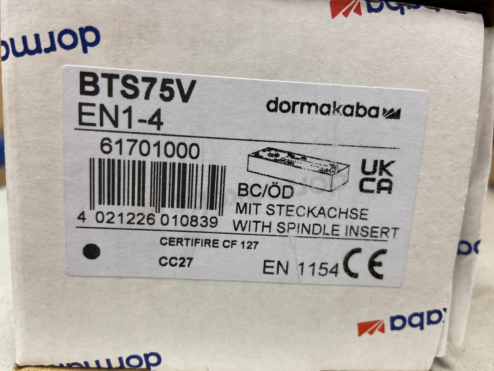 DORMA BTS-75V напольный доводчик. Без ФОП. Клеммное крепление. Со шпинделем стандартной длины в комплекте