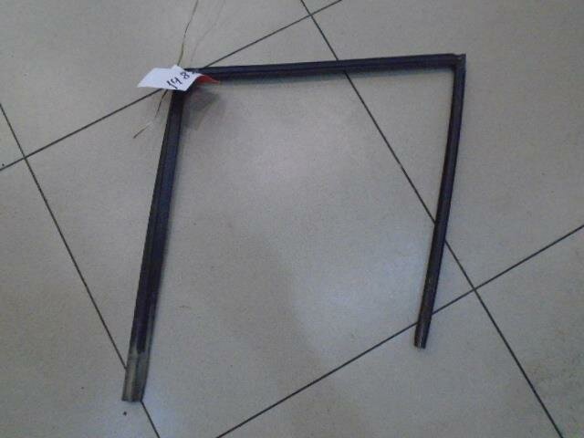 Уплотнитель стекла двери задней левой от BMW X5 E53 1999-2006