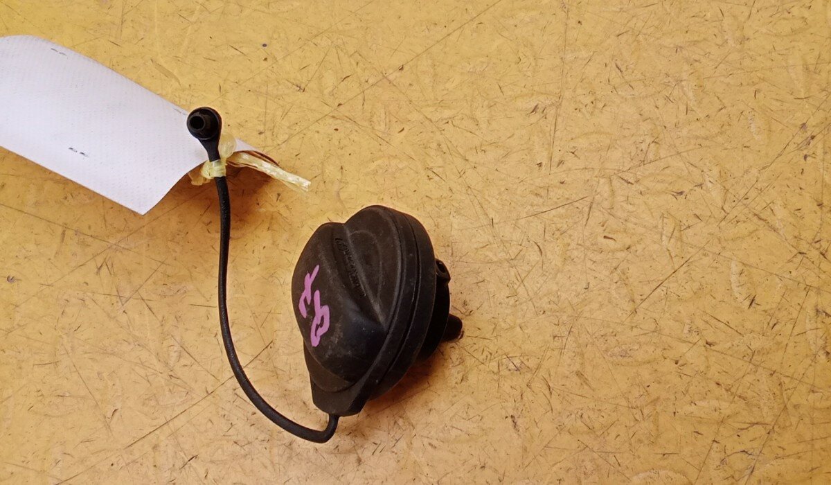 Крышка топливного бака Q7 (4L) Audi 3C0201553E