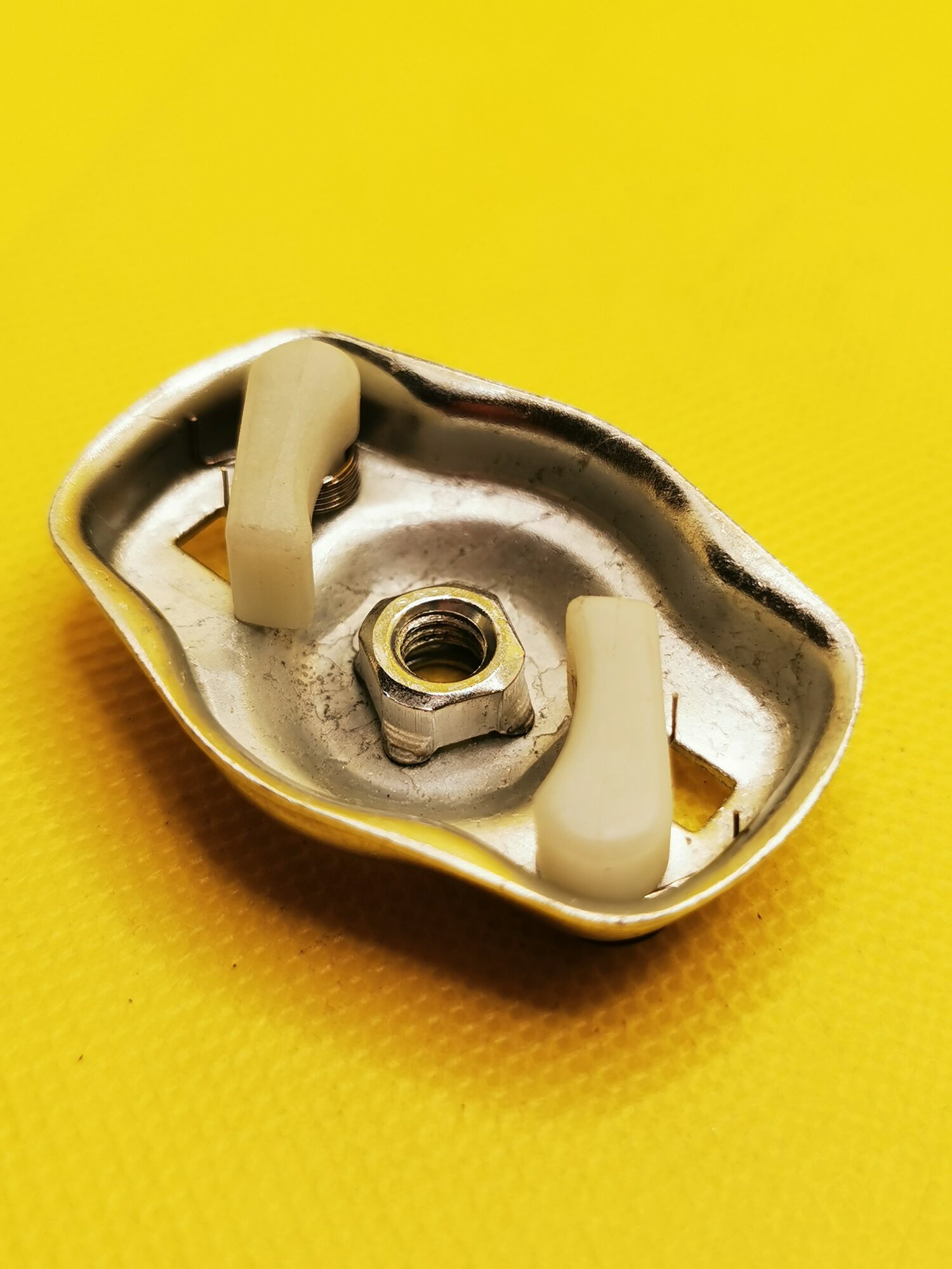 Плата собачек (храповик) стартера Husqvarna 128R (IGP) 1400103