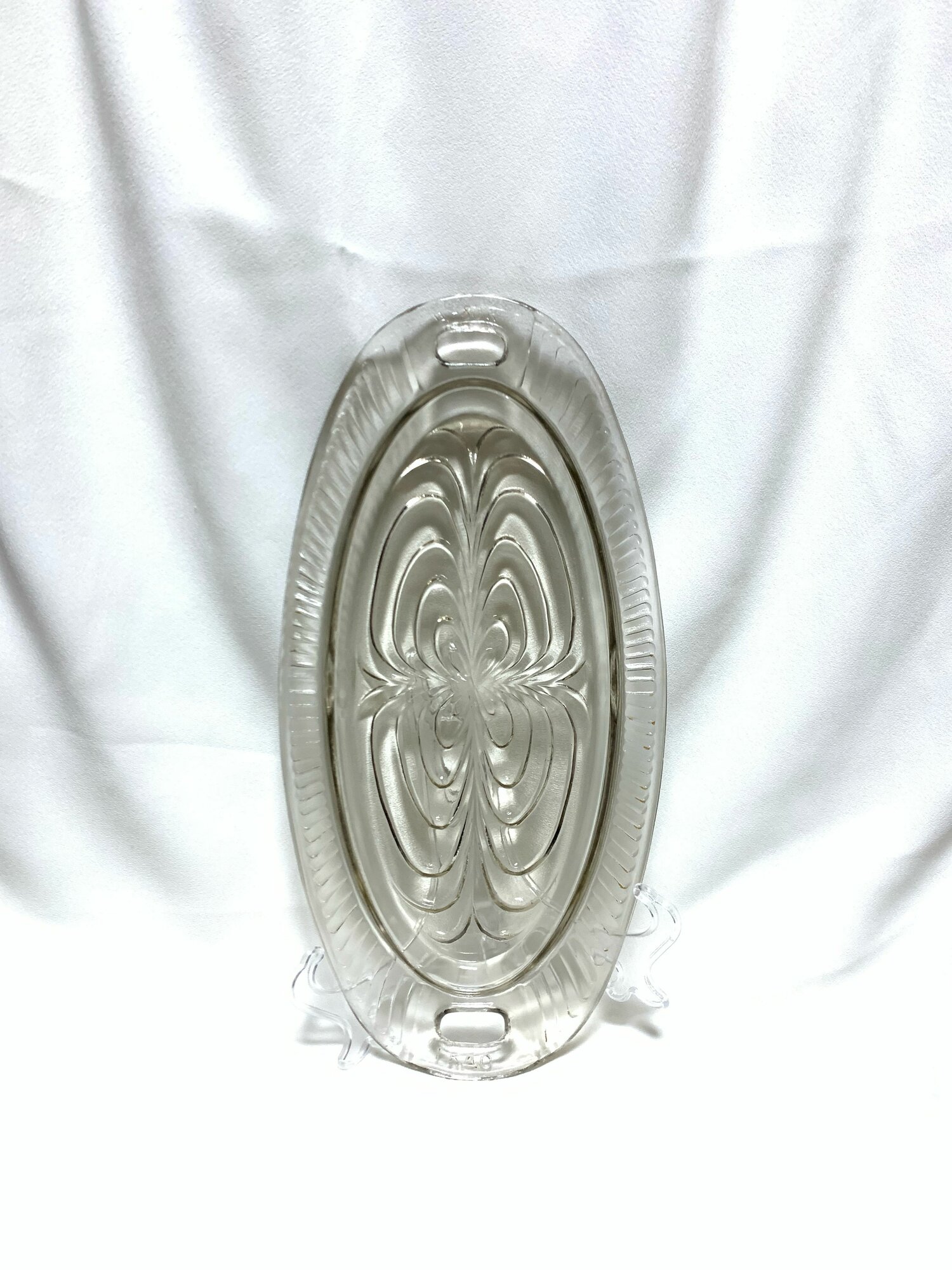 Рельефная стеклянная селедочница(бежевая)