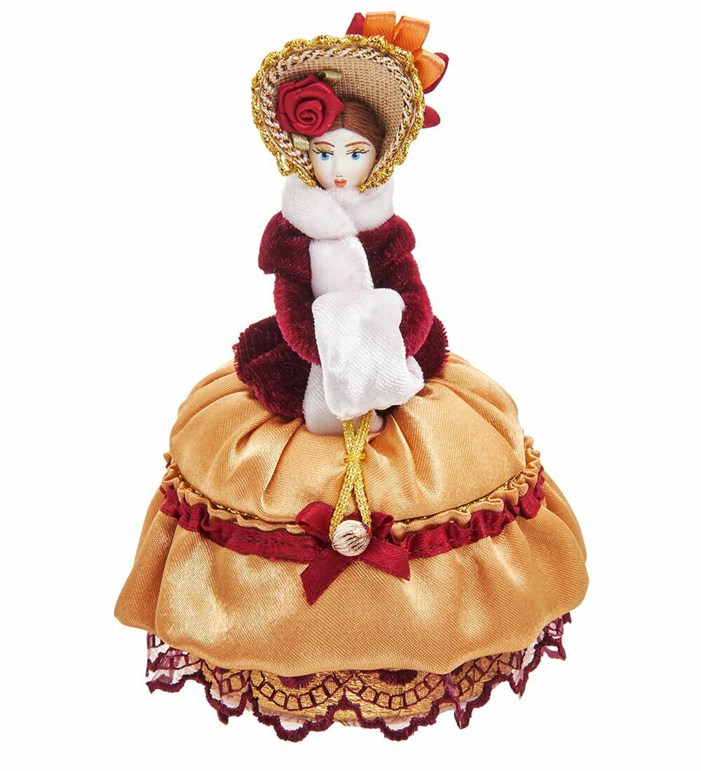 Кукла-шкатулка 'Дама с муфтой'