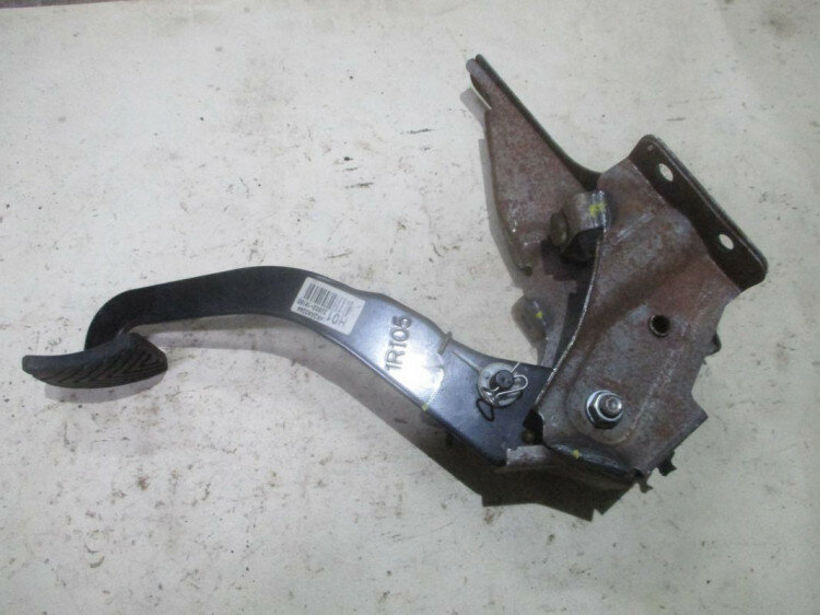 Педаль сцепления 328021R100 1R105 Kia Rio 3 Hyundai SOLARIS ACCENT 4 с 2011г