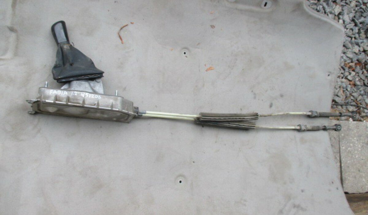 Кулиса КПП Fabia I Skoda 6Q0711061E