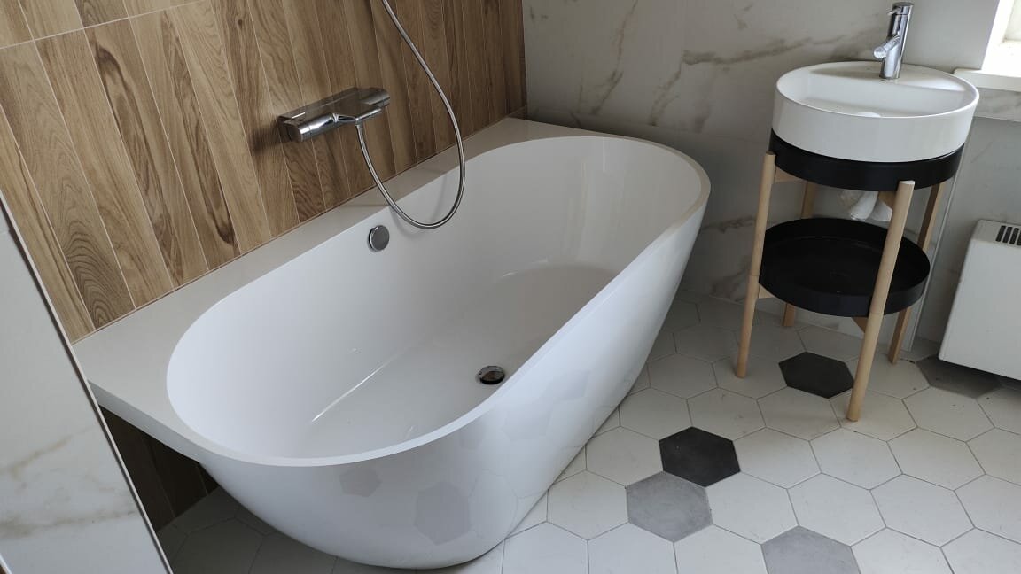 Ванна из литьевого мрамора отдельностоящая CASTONE Эдем 170х90 с полкой с переливным отверстием