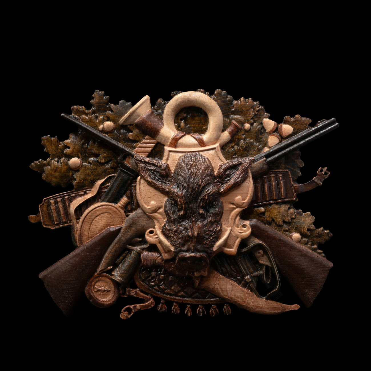 Панно Охота на кабана (резное)