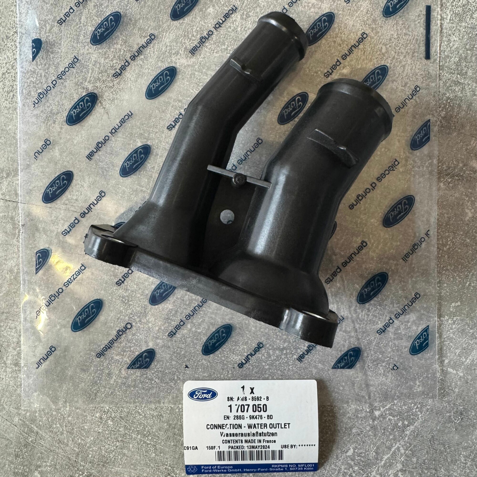 Корпус термостата Ford Zetec-S 1707050, ABS пластик, OEM-номер BE8Z8592B, 1141992, черный