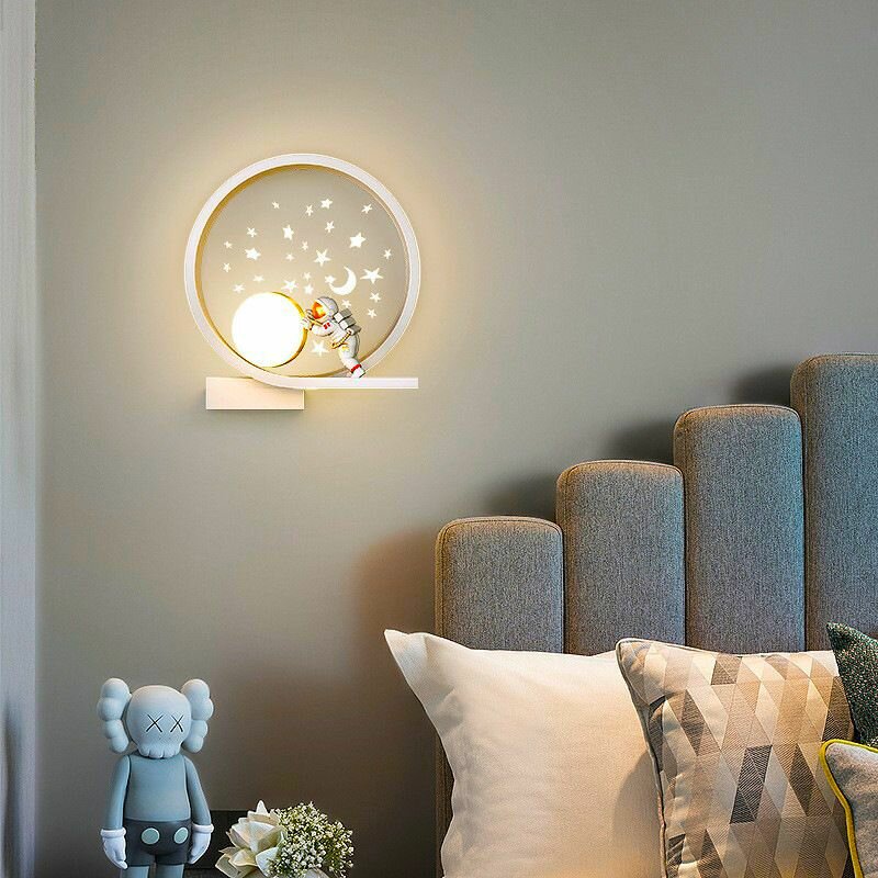 Настенный светильник для детской комнаты в виде космонавта, с абажуром из органического стекла и светодиодной подсветкой