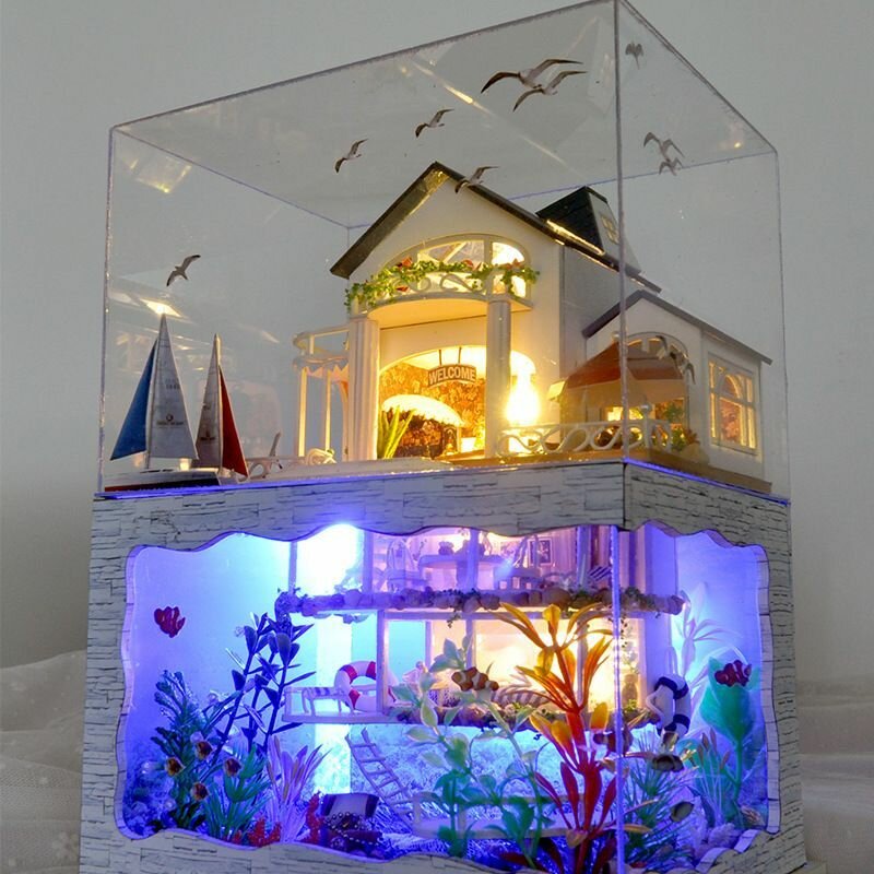 Интерьерный конструктор Lion Woods "Гавайская вилла", деревянный, подсветка, 14+, с защитным куполом