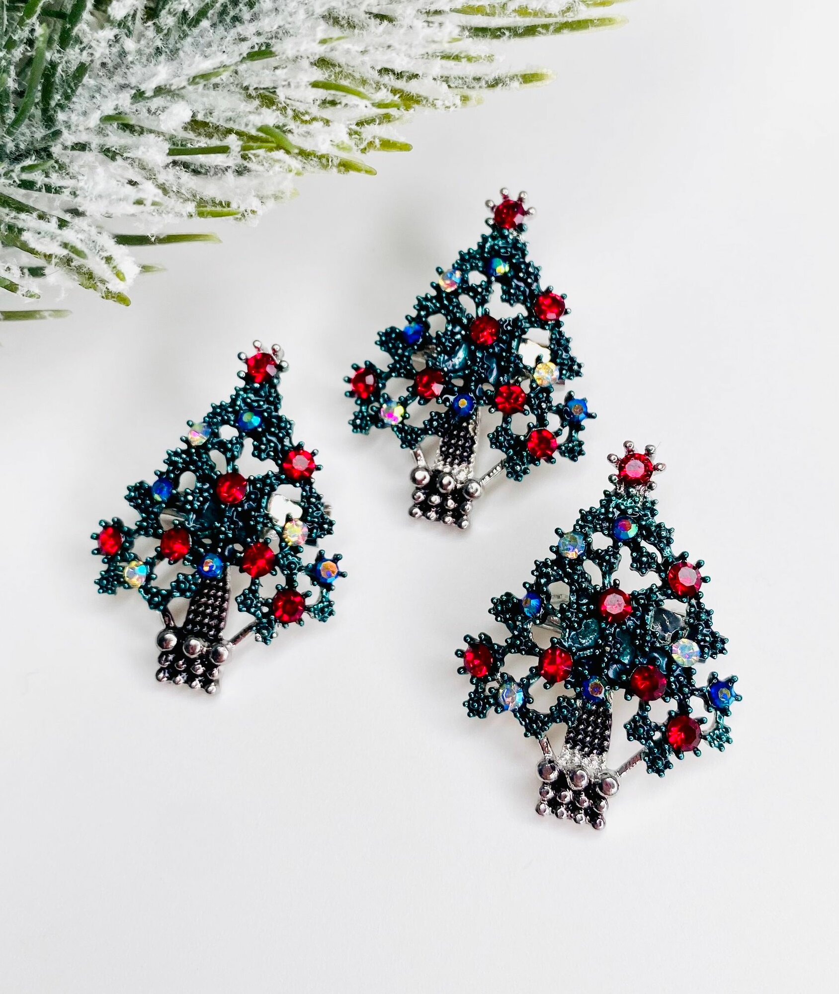 Брошь, искусственный камень