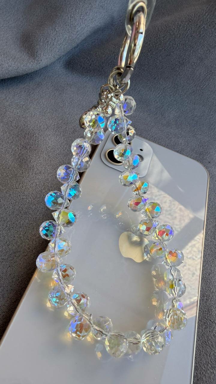 Шнурок на руку для телефона из бусин