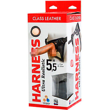 Биоклон Harness Ultra Realistic 5,5", телесный/черный Фаллоимитатор с поясом