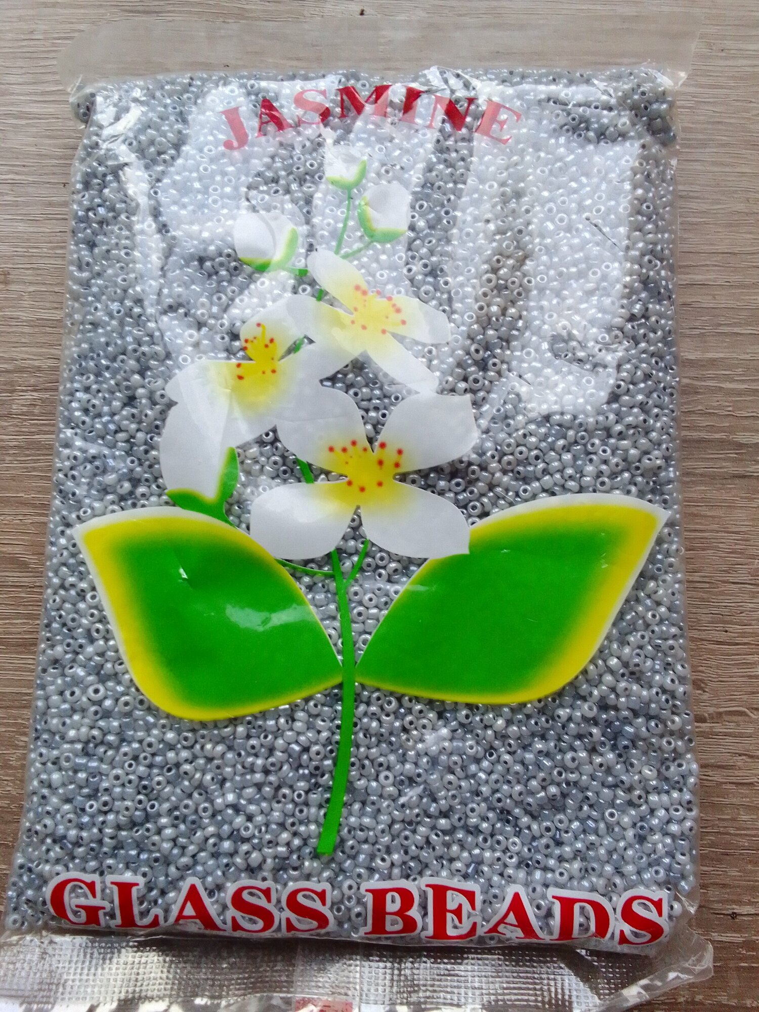 Бисер серый-графит полупрозрачный перламутр 450гр.