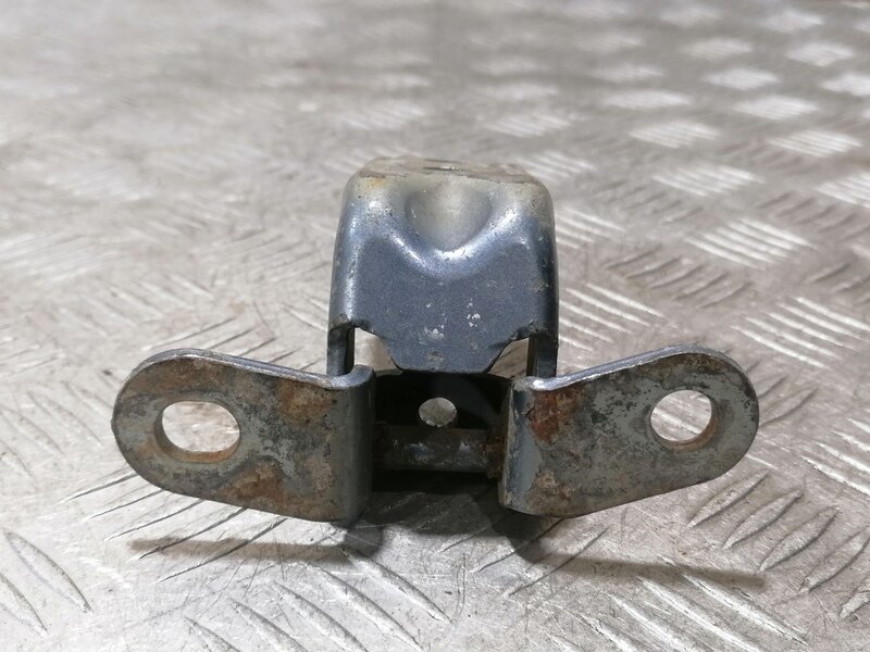 Петля двери передней правой верхняя KIA Ceed 2007-2012 793202E000